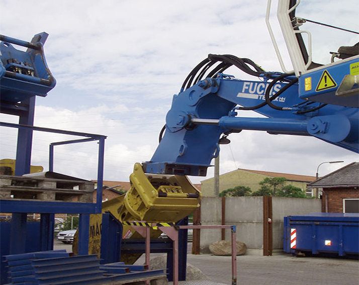 Media OilQuick Canada l OilQuick Coupler Images and Videos